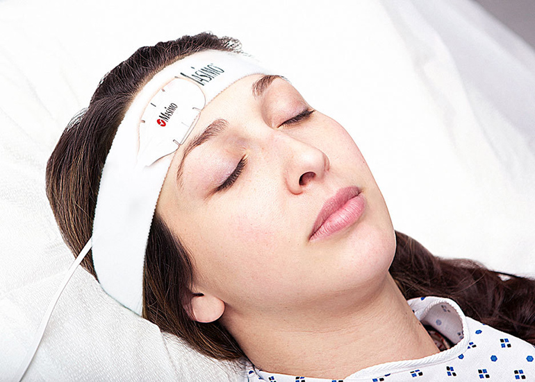 Masimo disposable forehead sensor that lets clinicians get pulse ...